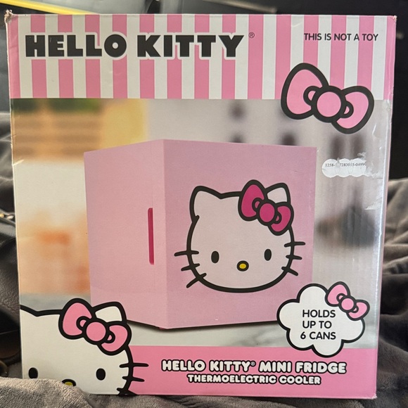 Hello Kitty | Kitchen | Hello Kitty Pink Mini Fridge Thermoelectric ...